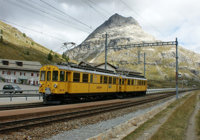Old-timer RhB-Train in Bernina Sout. 17.09.2009 - Rail-pictures.com