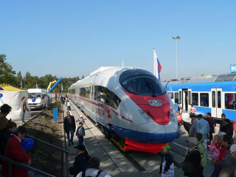 New Russian high speed train SAPSAN (Velaro RUS), based on German ICE3 ...